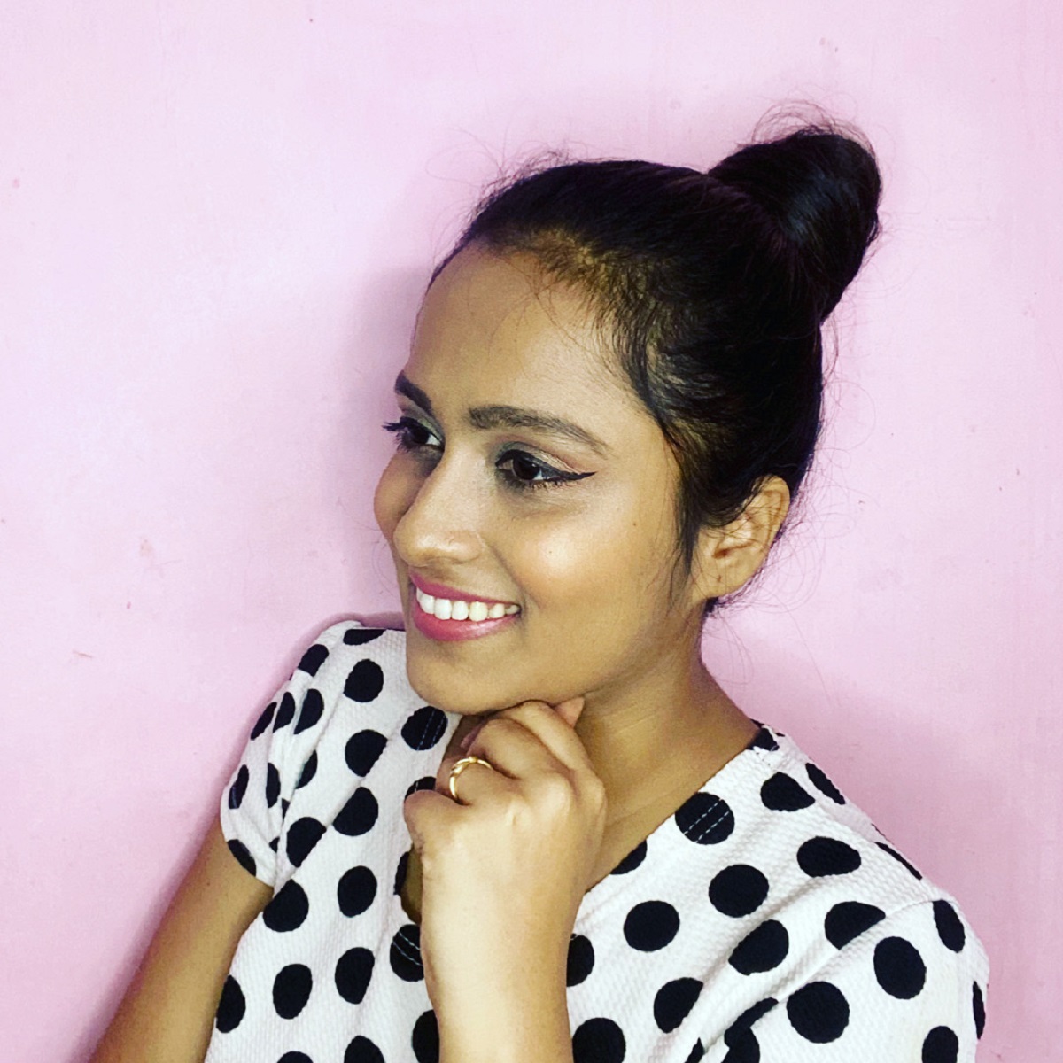 How To: Top Knot Bun Tutorial- 3 Quick And Easy Ways - Fashion's Fever